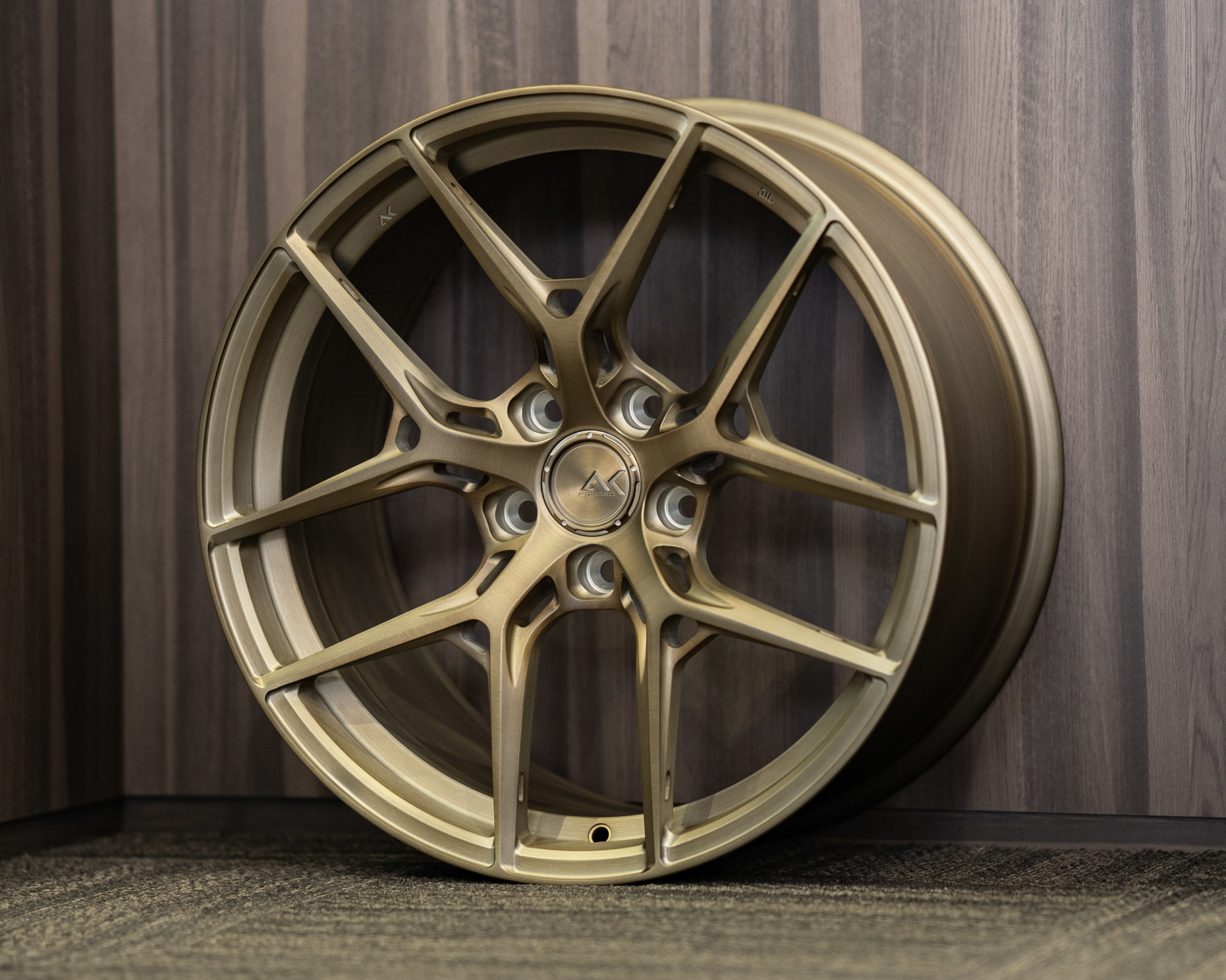 新進気鋭の“〇〇 FORGED”のオーダーホイールが到着😎 | bond shop NAGOYA BLOG