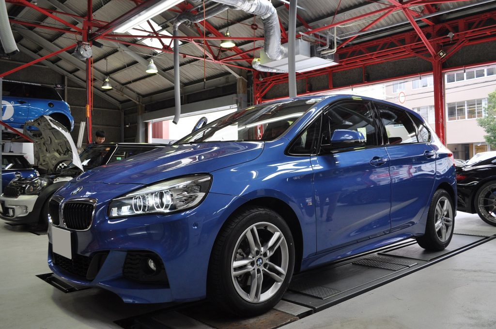 BMW F54クラブマン REMUSマフラー交換！F45 218i ローダウン＆低ダスト、LED交換 カスタム！！